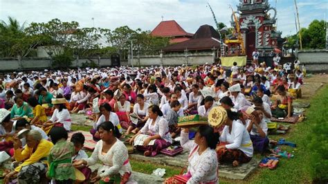 Umat Hindu Bengkulu Utara Rayakan Hari Raya Galungan