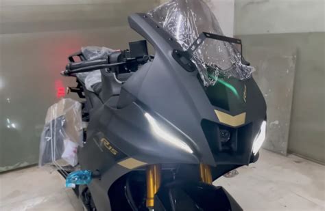 Yamaha R Unboxing Video Reveals New Features Like Tft Display