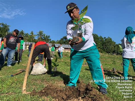 Dari Wilayah Timur Polbangtan Kementan Semarakkan Hut Ri Dengan Tanam