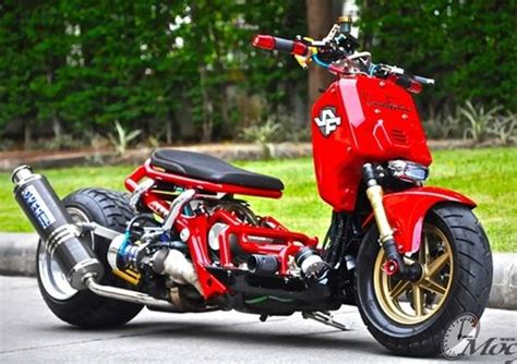 Red Honda Ruckus Modified