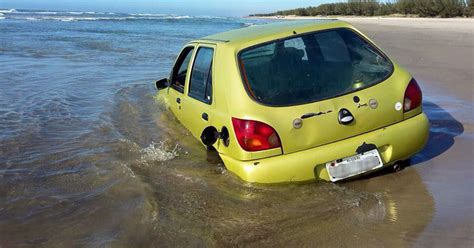 G1 Casal Atola Carro Em Praia No Litoral Sul De SC Ao Tentar Ir