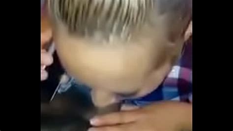 Chupando A Buceta Dela Enquanto Ela Mexe No Celular Video Porno