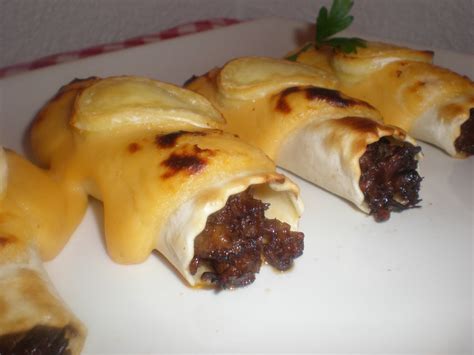 Canelones De Rabo De Toro Al Vino Tinto Con Salsa Mornay Genzo En