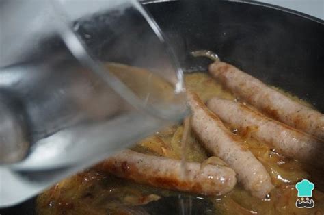 Salchichas Al Vino Blanco Con Cebolla Receta F Cil