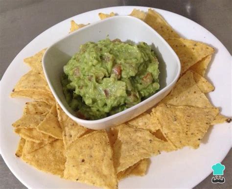 Nachos con guacamole Fácil