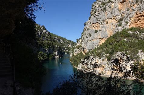 Le Sentier Du Garde Canal Dans Les Basses Gorges Du Verdon