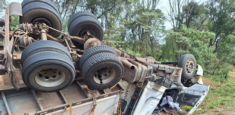 Argentino morre ao capotar caminhão na BR 280