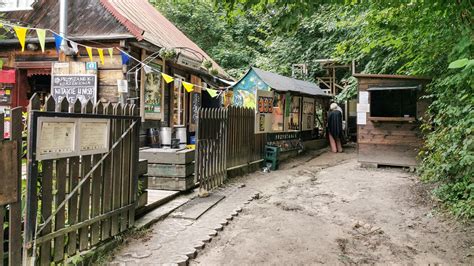 Wąwóz Korzeniowy Dół trasa parking mapa oraz historia Hasające Zające