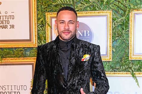 Leilão de Neymar bate recorde e arrecada R 21 milhões