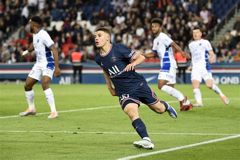 Mercato Gharbi La Signature De Son Contrat Professionnel Au PSG Se