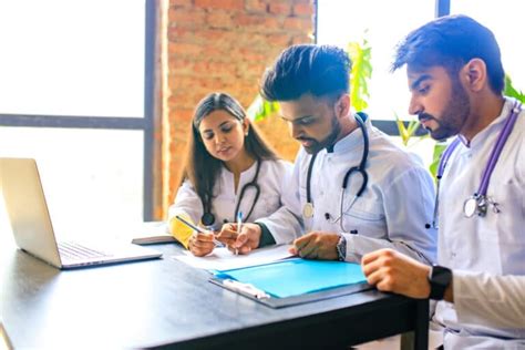Justiça concede FIES para medicina a estudante