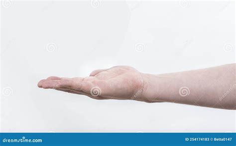 Mano Masculina Extendida Aislada En Fondo Blanco Imagen De Archivo
