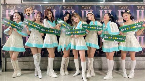 K Pop TWICE anuncia mais dois shows em 2022 de sua turnê mundial