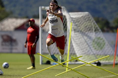 Venê Casagrande on Twitter Imagens do treino do Flamengo desta