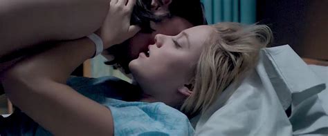 Naked Maika Monroe In It Follows