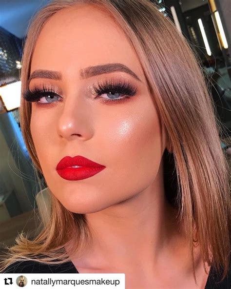 Maquiagem de festa batom vermelho e iluminador inspirações e dicas