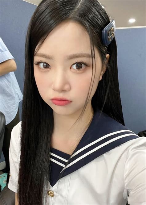 Netizens Believe LE SSERAFIM S Eunchae Is Beginning To Enter A