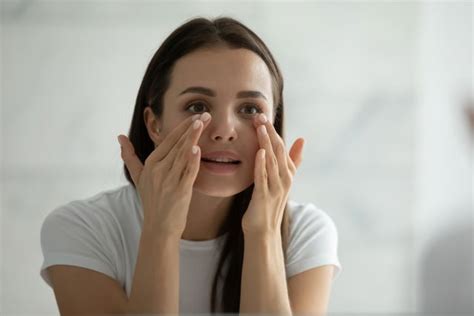 Ptosis palpebral qué es síntomas causas y tratamiento Tua Saúde