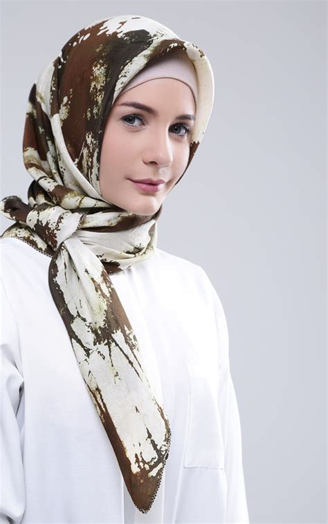 Dian Pelangi Hijab Tutorial Segi Empat