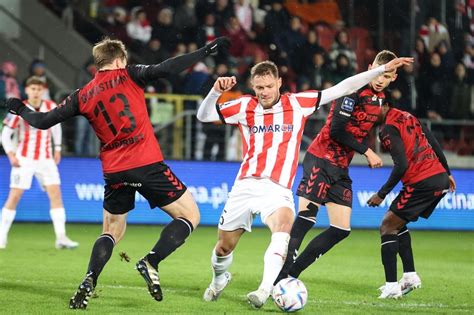 Ekstraklasa na żywo mecze dzisiaj Wyniki tabela terminarz