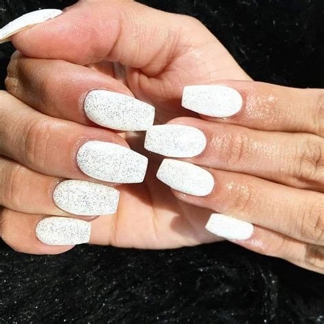 Ongles en gel blanc 40 idées de manucure blanche chic à copier