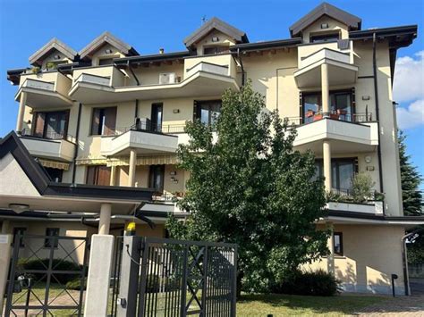 Vendita Appartamento Ferno Trilocale In Via Arno Ottimo Stato Primo