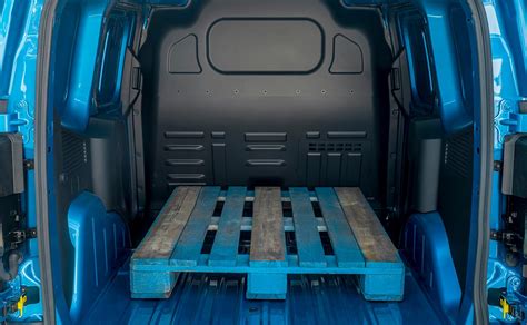 La alternativa de Ford a Renault Kangoo Así es la nueva Transit Courier