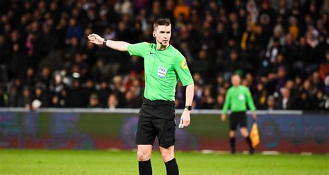 Ligue 1 les arbitres de la J1 dévoilés