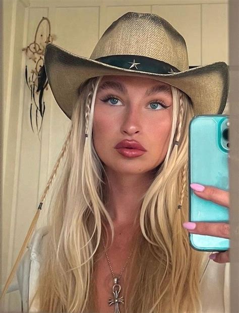 Pin By Emily Elizabeth On Hair Makeup Cowgirl Hair Styles Cowgirl