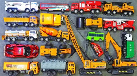 Mobil Truk Tronton Panjang Penuh Mobilan Mobil Balap Cakruk