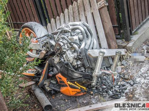 KOSZMARNY wypadek pod Oleśnicą Motocyklista zderzył się z ciągnikiem