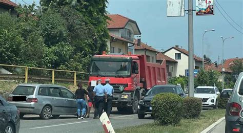 Usporen saobraćaj Sudar kamiona i auta na banjalučkom tranzitu BL Portal