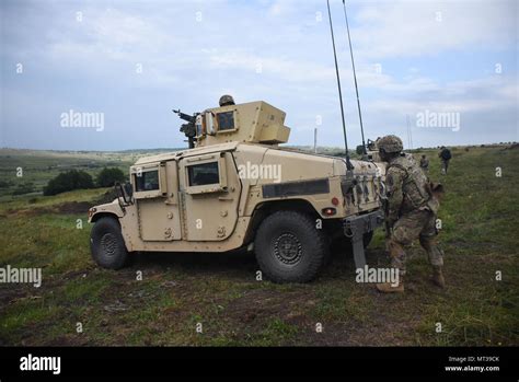 U S Army Paratroopers From 1st Battalion 143rd Infantry Regiment