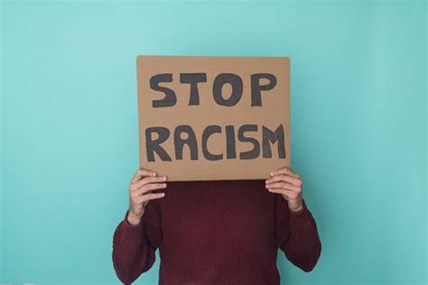 Racismo e injúria racial entenda a diferença entre os crimes Metrópoles