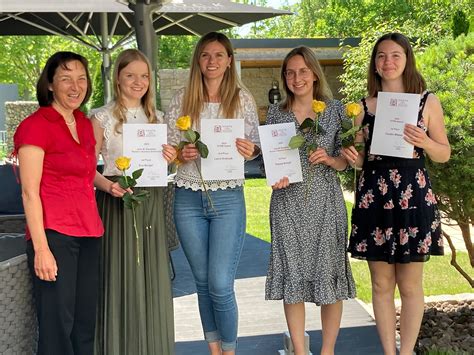 Mehr Frauen in Führungspositionen Preis für KU Studentin als Anreiz