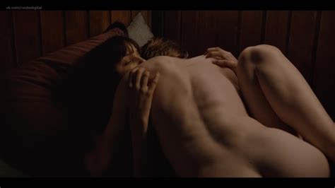 Lisa vicari nude dark s03e02 überlebenden 2020 1080p watch