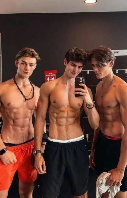 Shirtless Male Beefcake Jock Hard Body Physique Trio Hunks Men Photo 4x6 G1407 Eur 474