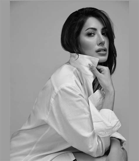 Mehwish Hayat Shares Fun Pictures From Her Vacation Reviewitpk