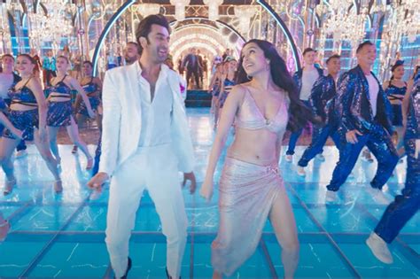 Shraddha Kapoor S Hottest Show In Tu Jhoothi Main Makkaar Trailer Has