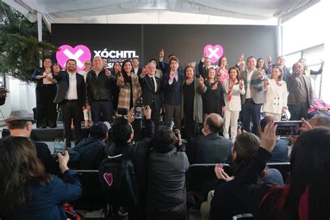 Xóchitl Gálvez presenta a su equipo de campaña para elecciones de 2024