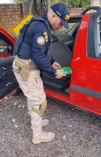 PRF prende assaltante de banco cocaína e documento falsificado em