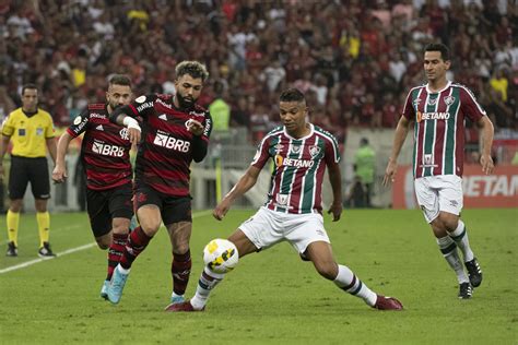 Flamengo x Fluminense onde assistir ao Brasileirão neste domingo Placar