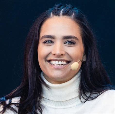 Amira Pocher Es War Gewalt Im Spiel Ihr Vater Wollte Sie