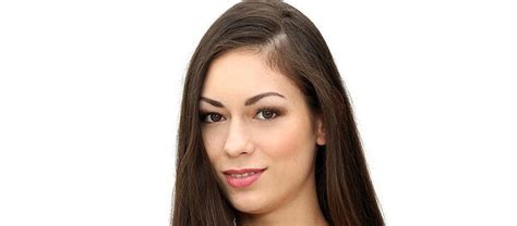 Arwen Gold Biographywiki Age Height Career Photos And More