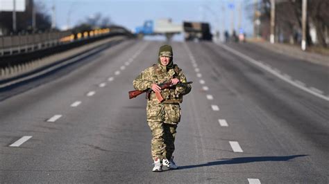 Krieg In Der Ukraine Soldaten Brauchen Hilfe Am Dringendsten