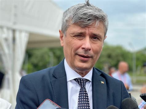 Liberalul Virgil Popescu fost ministru al Energiei și a anunţat