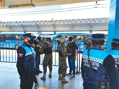 Fuerzas Armadas Policía y funcionarios municipales efectúan operativos