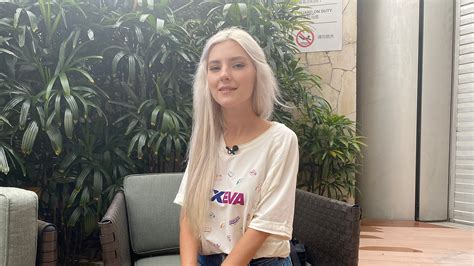 Eva Elfie Asks Savage About Hottest Hero In Dota And If He Prefers