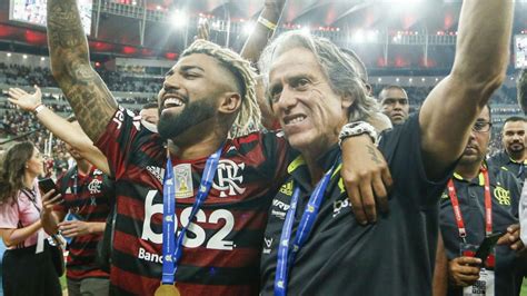 Jesus fala sobre Gabigol e abre o jogo sobre renovação