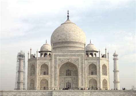 Taj Mahal Is A White Marble Mausoleum In The Bank Of River Yamuna In